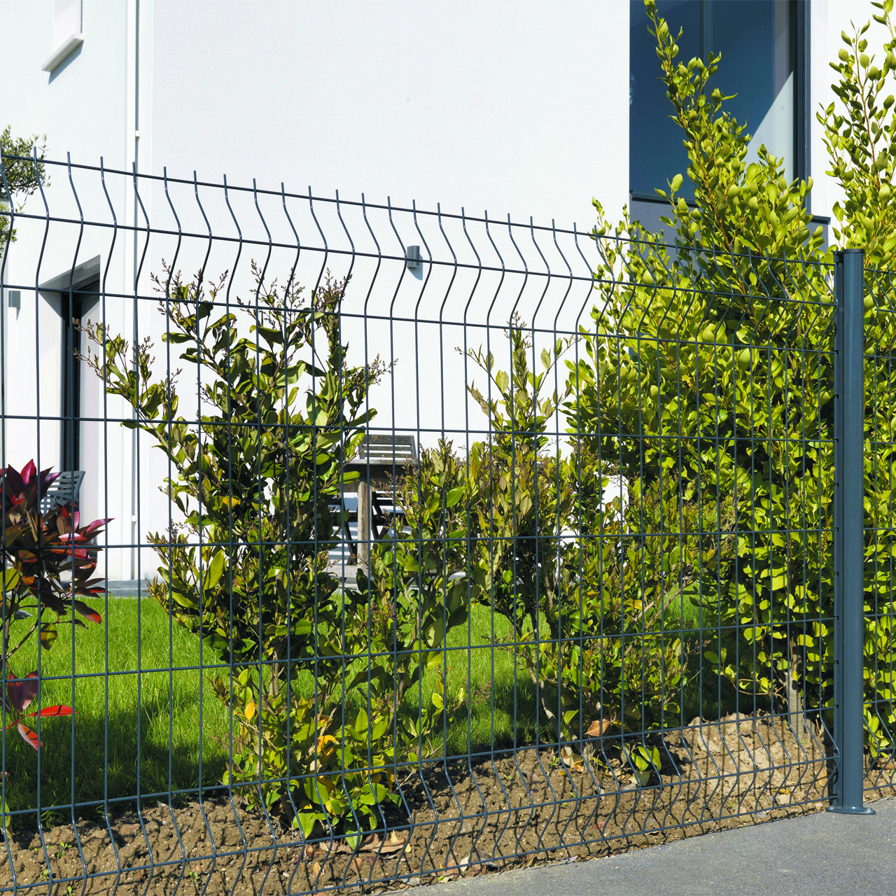 Svařované plotové panely – atraktivní oplocení až ve 200 různých barvách